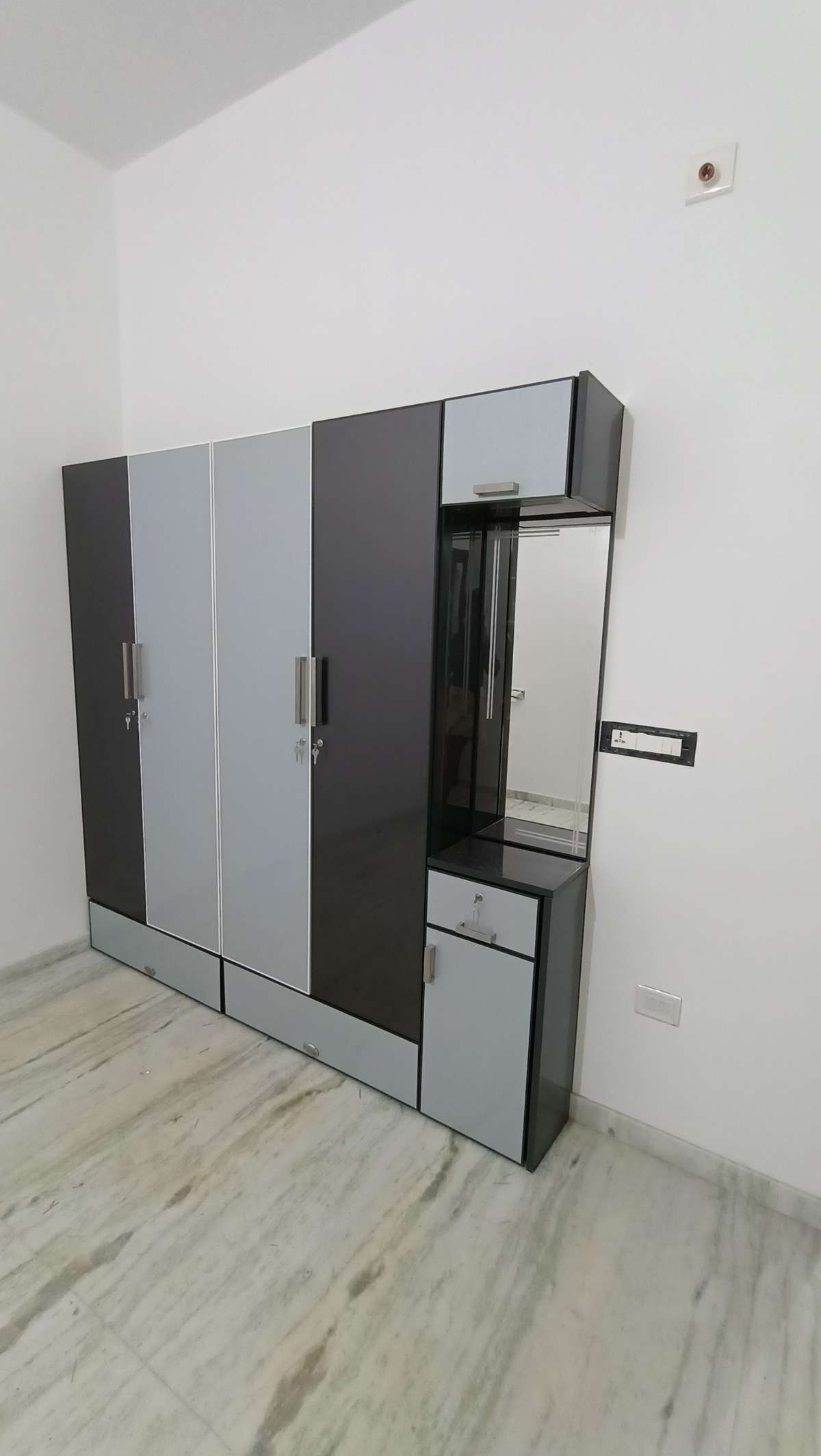 Flooring, Storage Designs by Fabrication & Welding ALiF aluminium ...