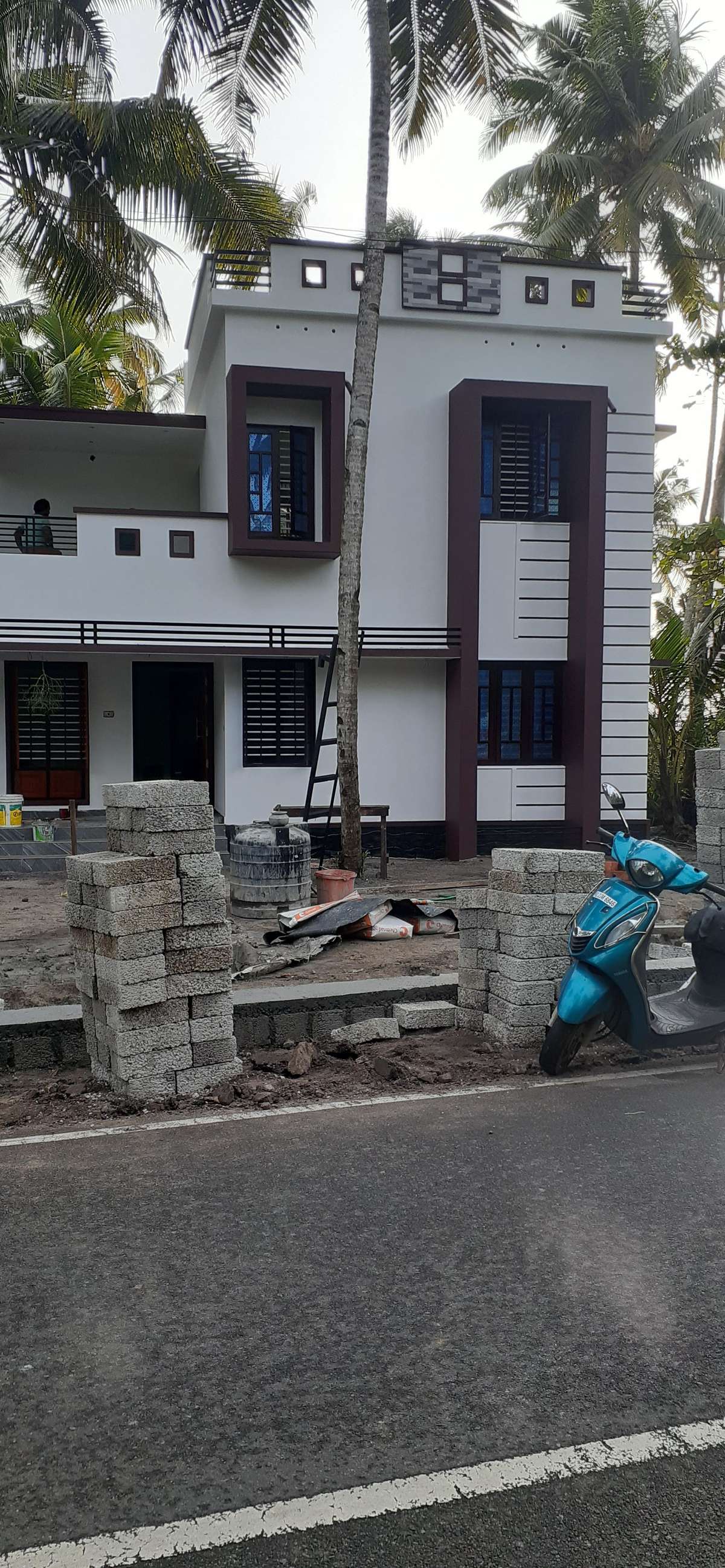 Exterior Designs by Contractor shaji amitha, Kollam | Kolo