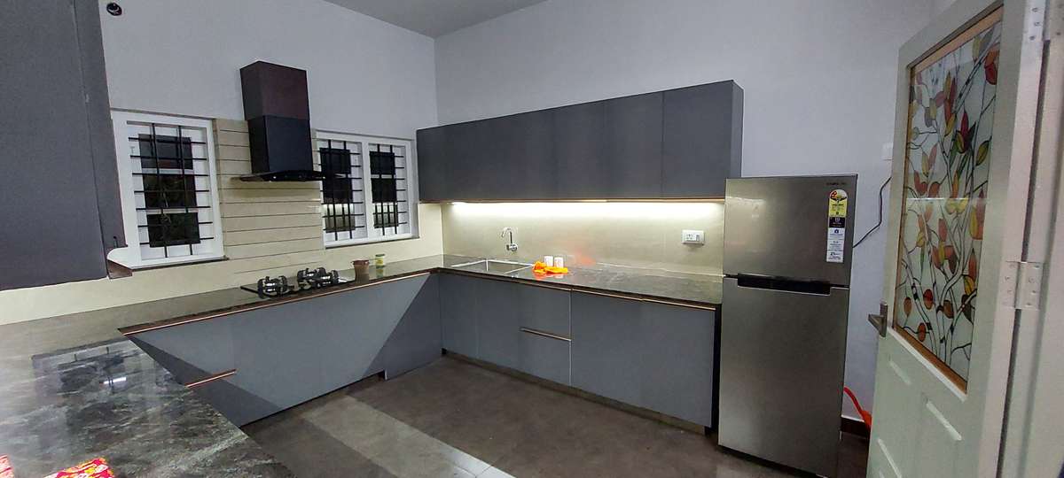 Kitchen, Lighting, Storage Designs by Carpenter Manu Ramachandran ...